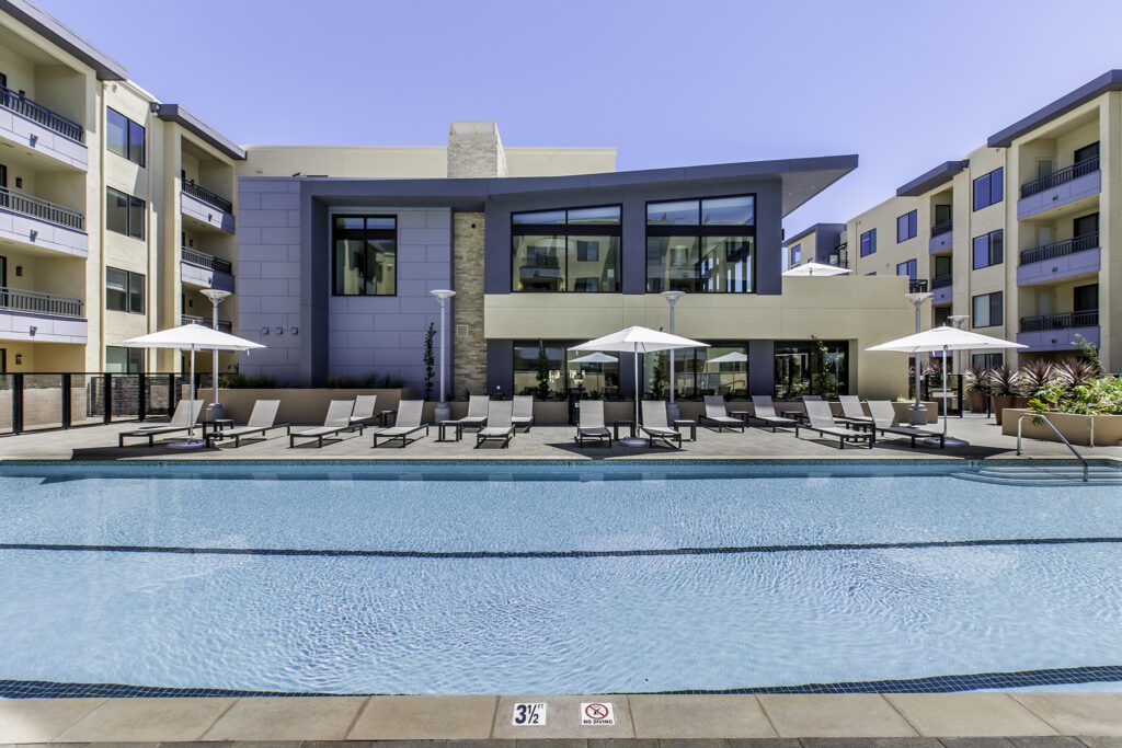 One Hundred Grand | Cityview